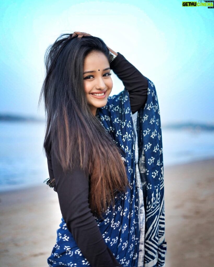 Actress Tina Philip HD Instagram Photos and Wallpapers June 2024 ...