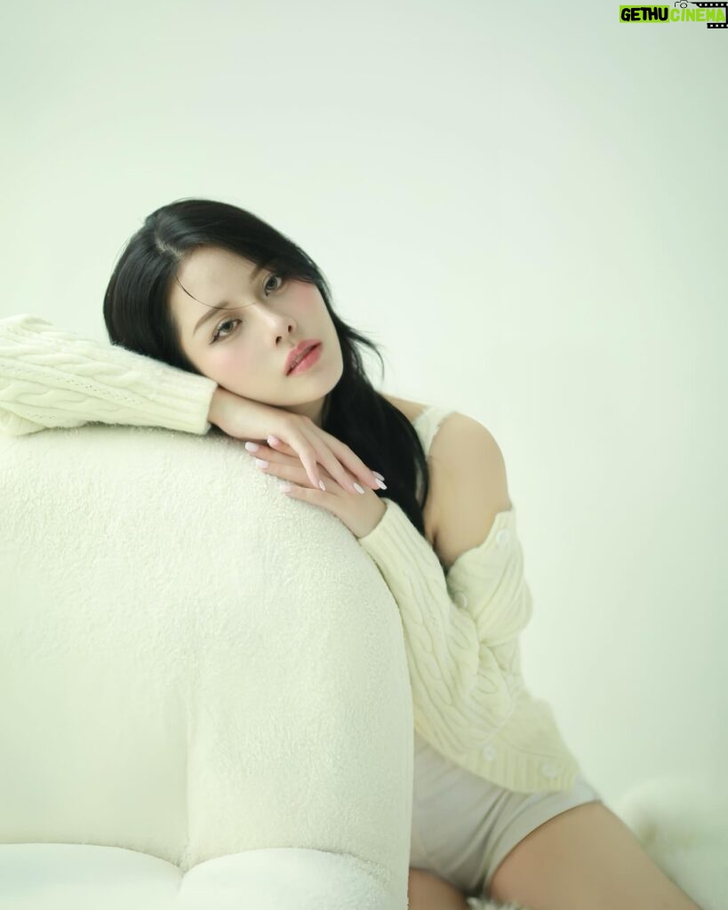 Actress Vicky Low HD Instagram Photos and Wallpapers March 2024 | Gethu ...