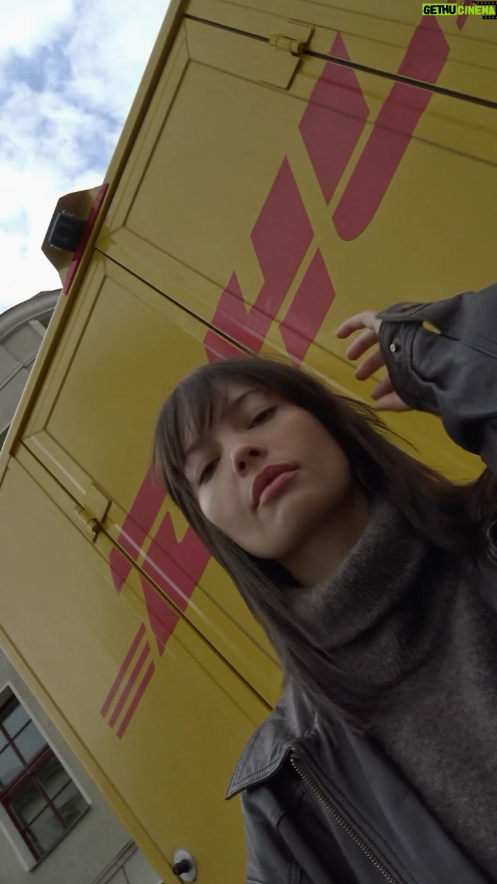 Actress Vivien König HD Instagram Photos and Wallpapers May 2024 ...