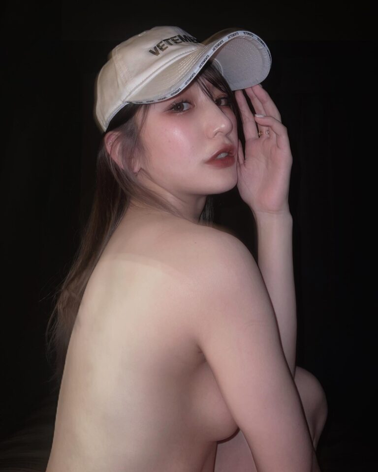 The Top 10 Most Popular Instagram Photos of Yuki Kamifuku