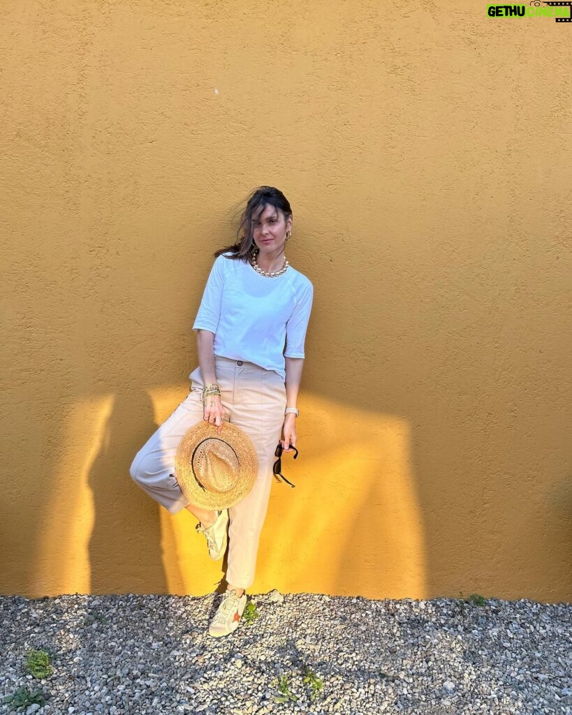 Actress Zeynep Özder HD Instagram Photos and Wallpapers April 2024 ...