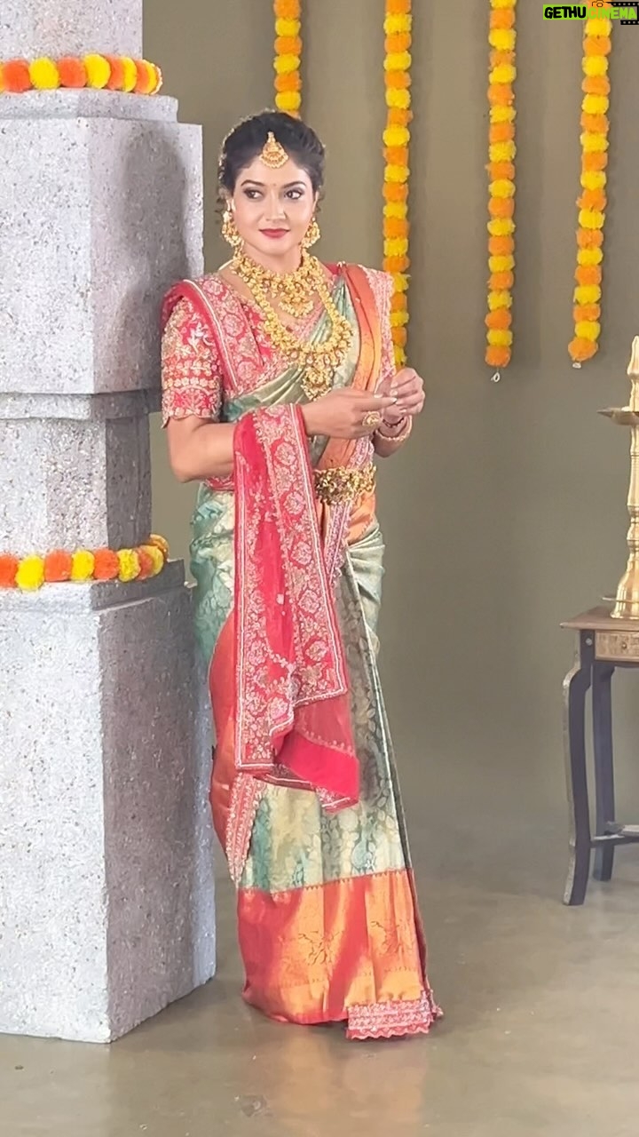 kruttika ravindra Instagram – @kruttikaa__official @i_am_rajz_ @chidu ...