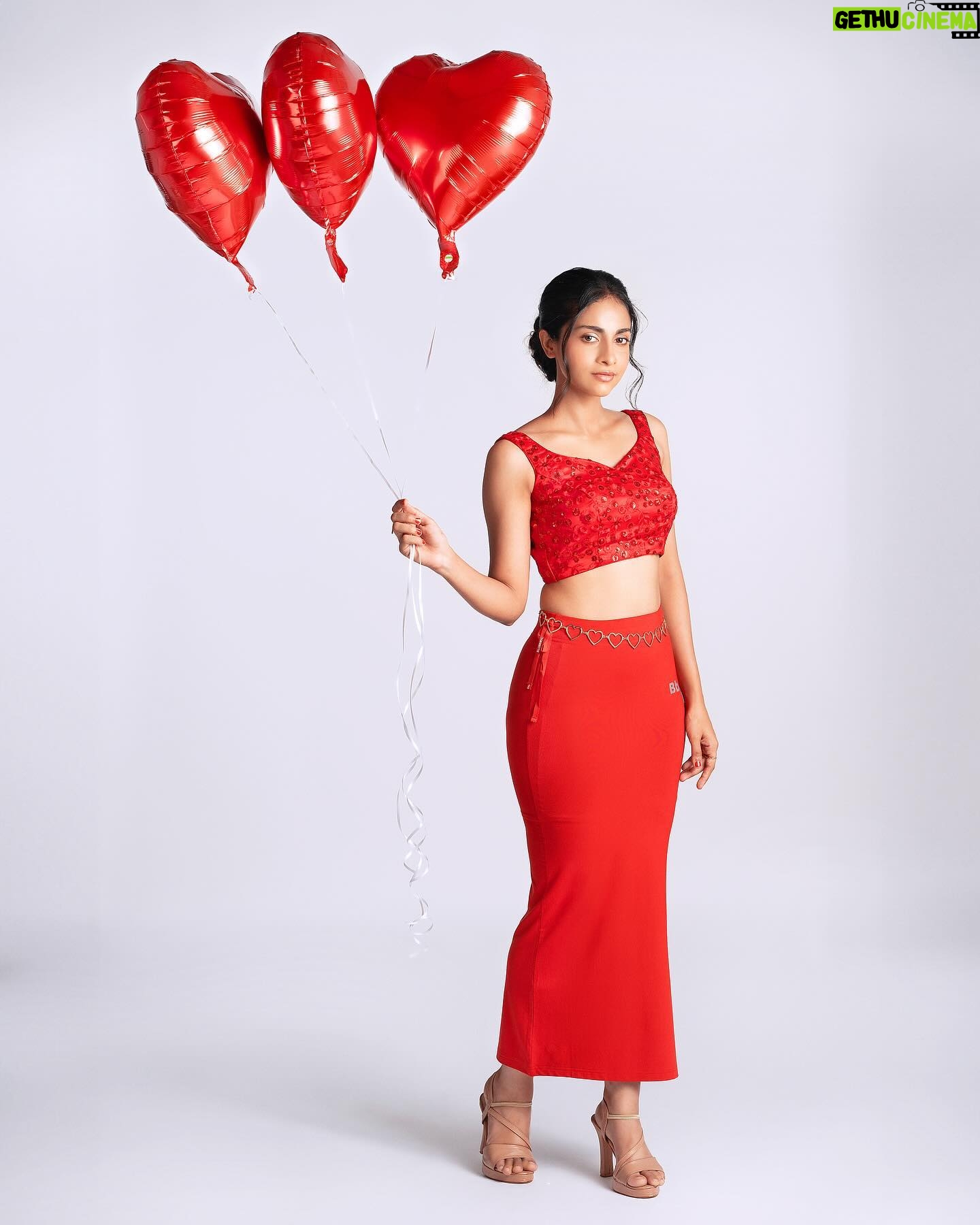 Actress Abitha Venkat HD Instagram Photos and Wallpapers June 2024 ...