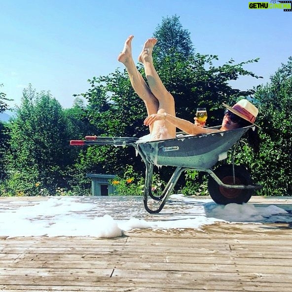 Agnes Born | Gethu Cinema