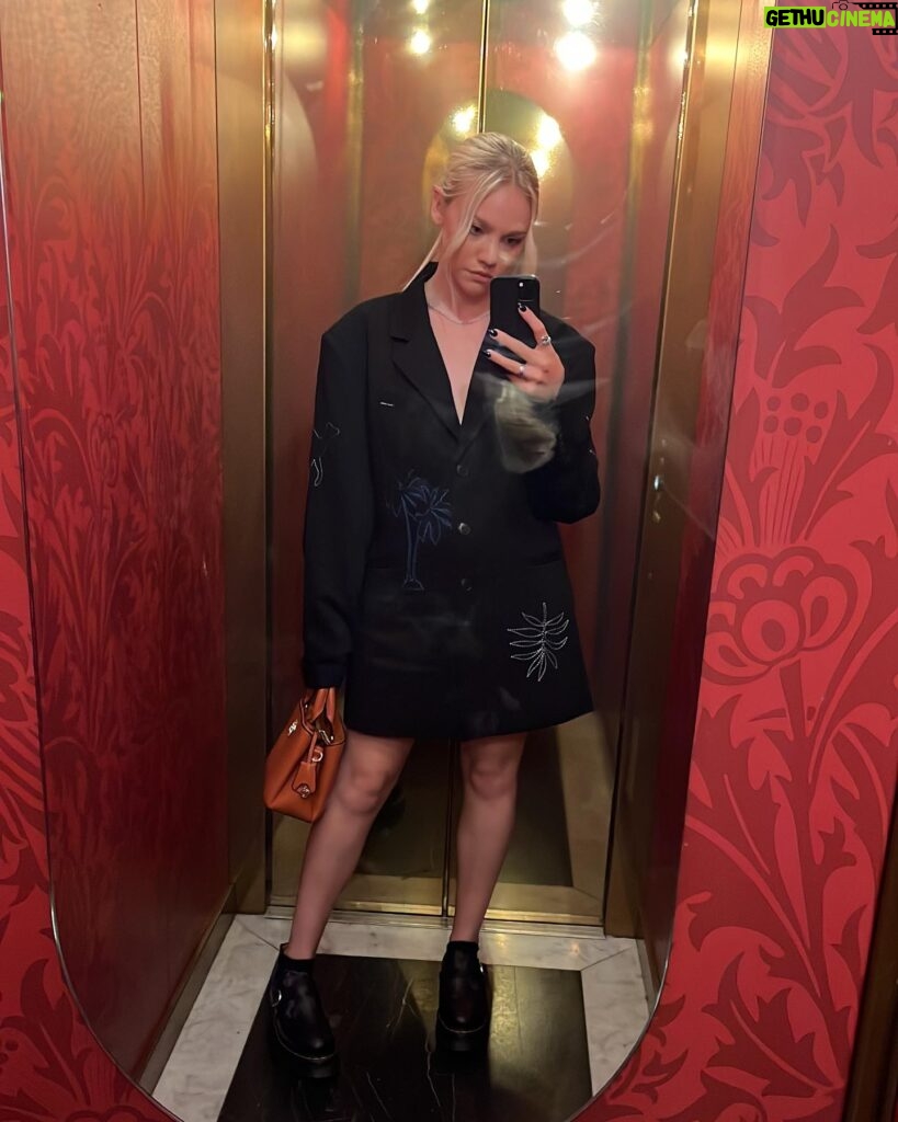 Actress Áine Rose Daly HD Instagram Photos and Wallpapers July 2023 ...