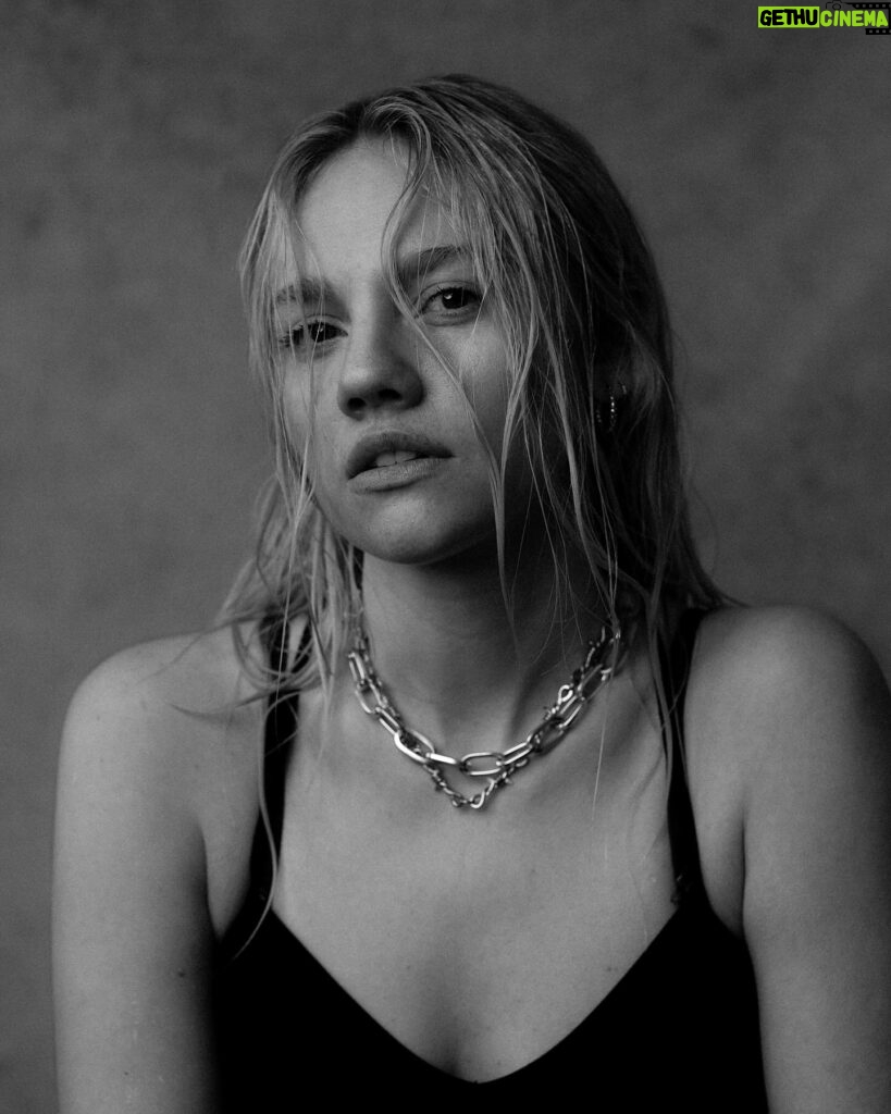 Actress Áine Rose Daly HD Instagram Photos and Wallpapers June 2024 ...