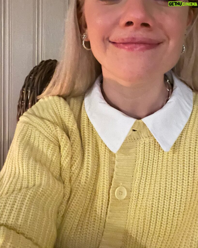 Actress Áine Rose Daly HD Instagram Photos and Wallpapers March 2023 ...