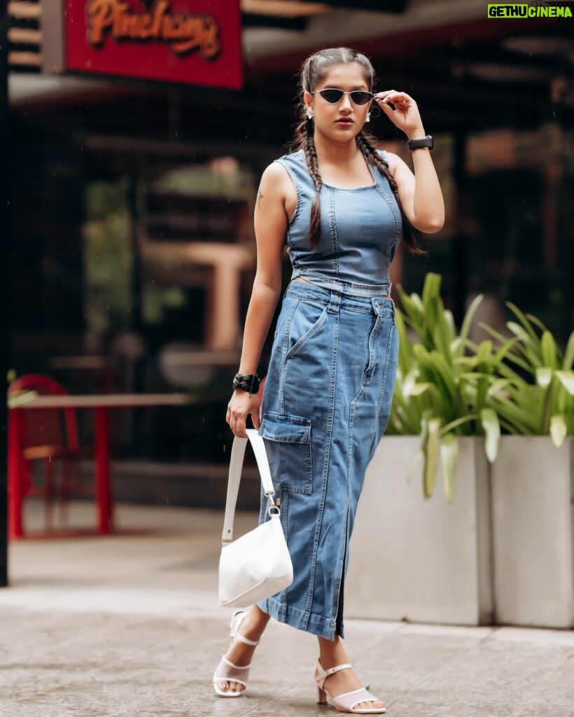 Actress Amritha Menon HD Instagram Photos and Wallpapers June 2024 ...