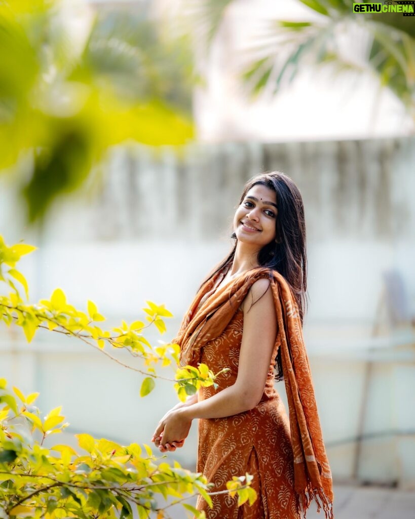 Actress Ananthika Sanilkumar HD Instagram Photos and Wallpapers April ...