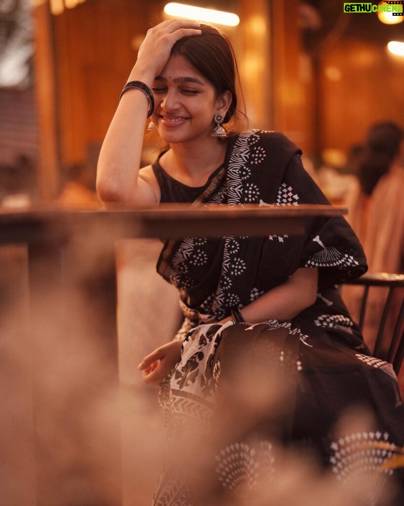 Actress Ananthika Sanilkumar HD Instagram Photos and Wallpapers April ...