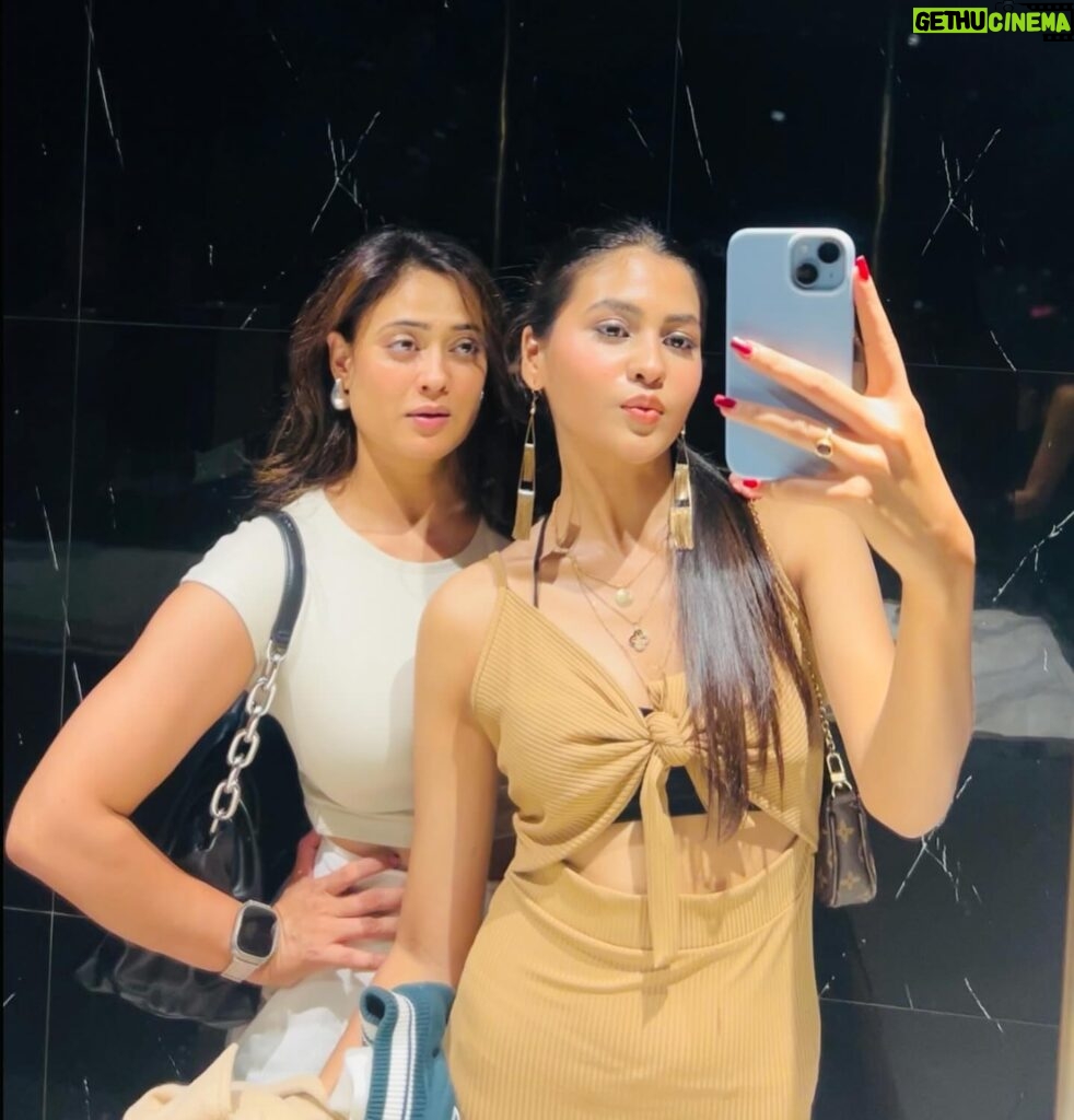 Actress Anushka Merchande HD Instagram Photos and Wallpapers June 2024 ...