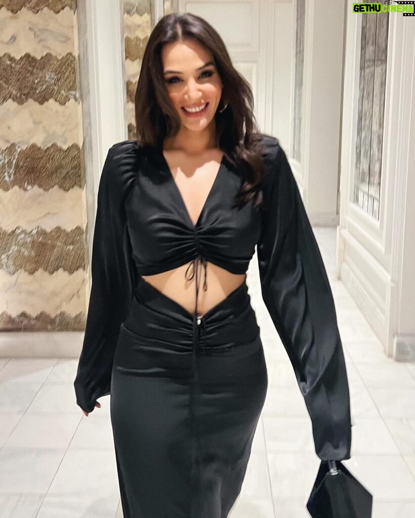 Actress Asena Girişken HD Instagram Photos and Wallpapers May 2024 ...