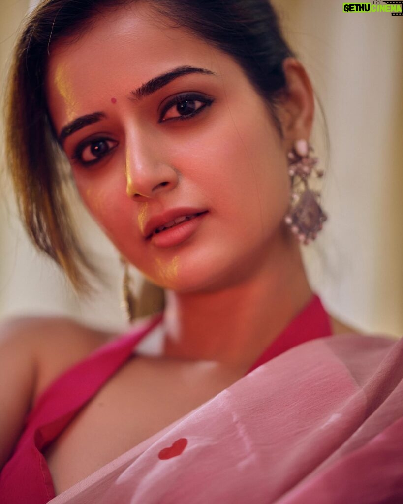 Actress Ashika Ranganath HD Instagram Photos and Wallpapers June 2024 ...