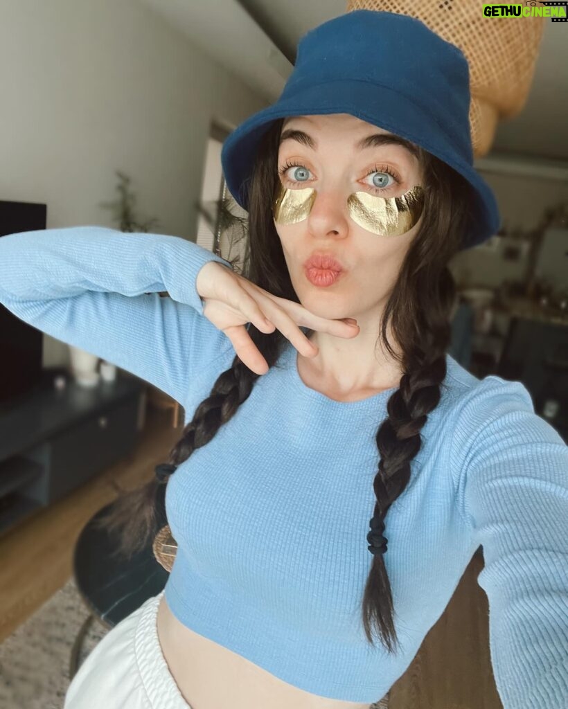 Actress Aslıhan Güner HD Instagram Photos and Wallpapers May 2024 ...