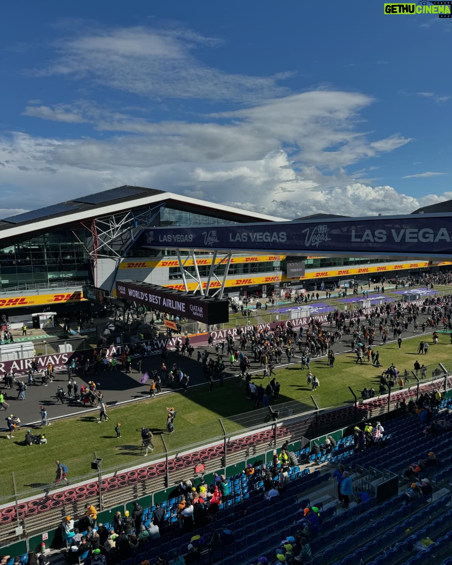 Actor Bradley Will Simpson HD Instagram Photos and Wallpapers August ...