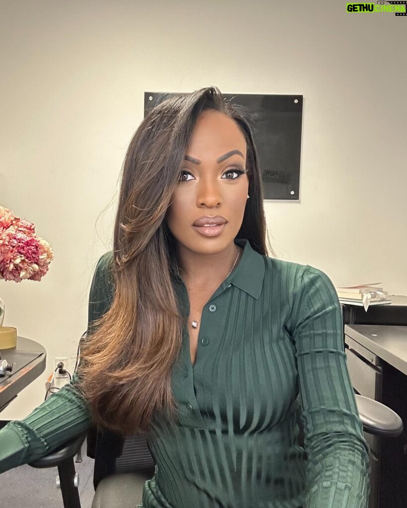 Actress Brooke Thomas HD Instagram Photos and Wallpapers July 2024 ...