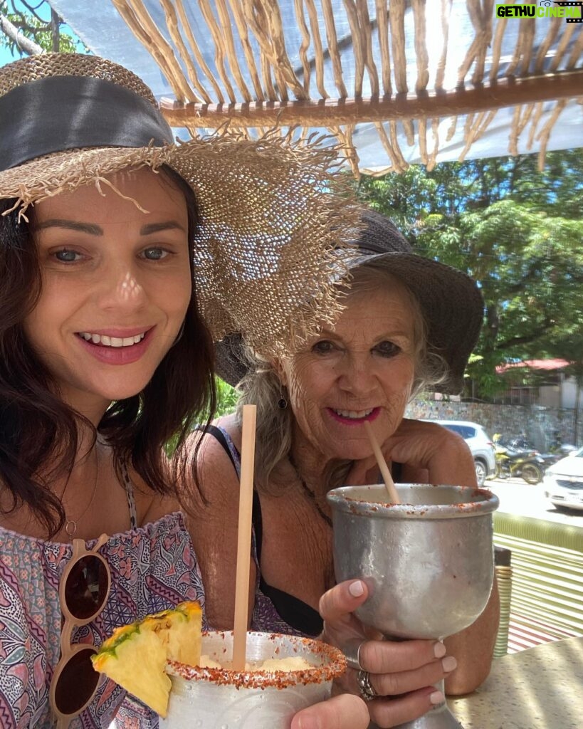 Actress Brooke Williams HD Instagram Photos and Wallpapers January 2023 ...