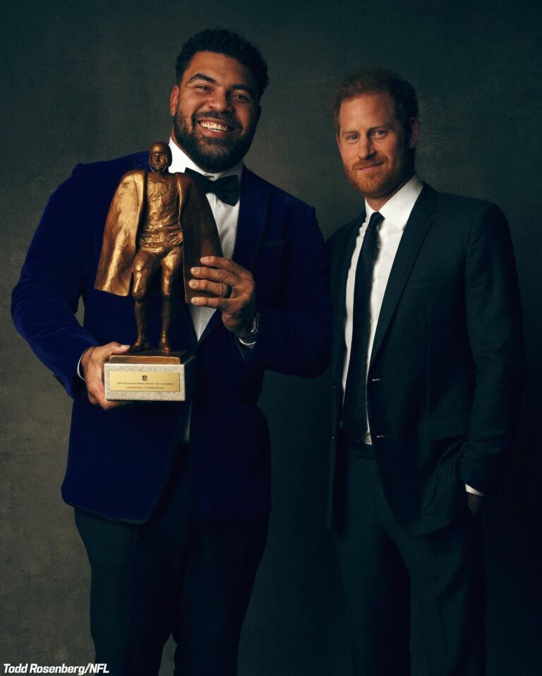 10 Stunning Instagram Photos of Cameron Heyward