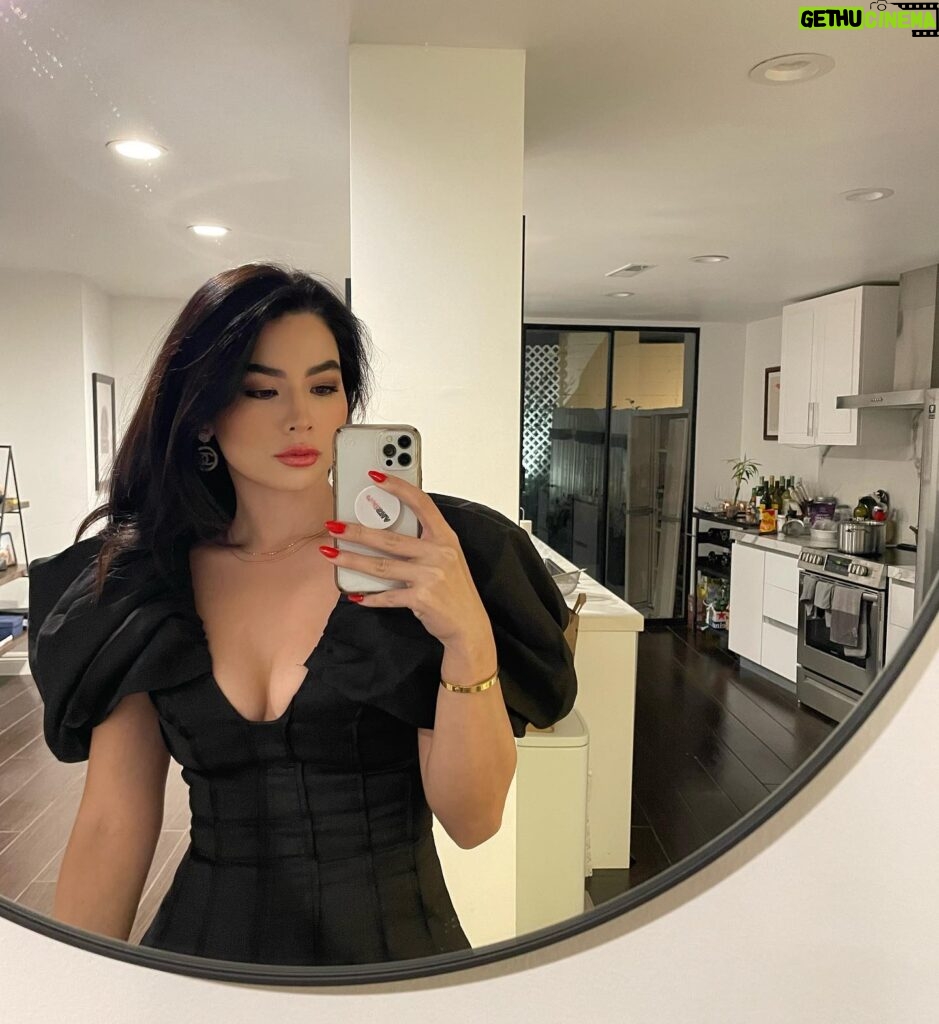 Actress Caroline Kwan HD Instagram Photos and Wallpapers December 2022 ...
