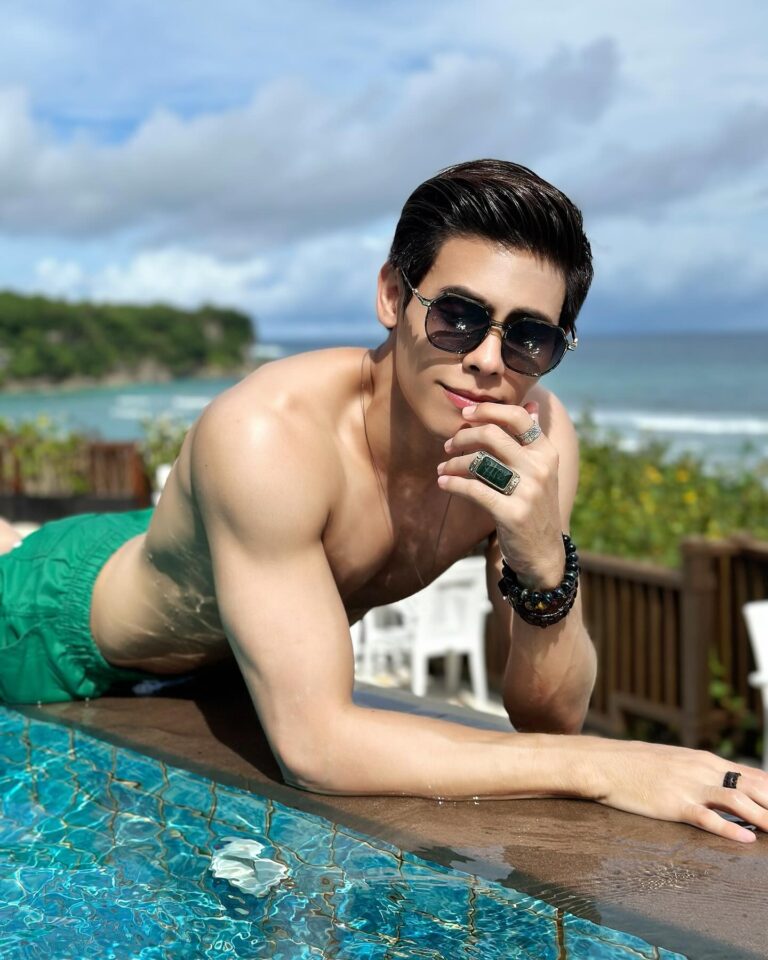 10 Best-Liked Instagram Photos of Chahub Marut Ghoummeddin