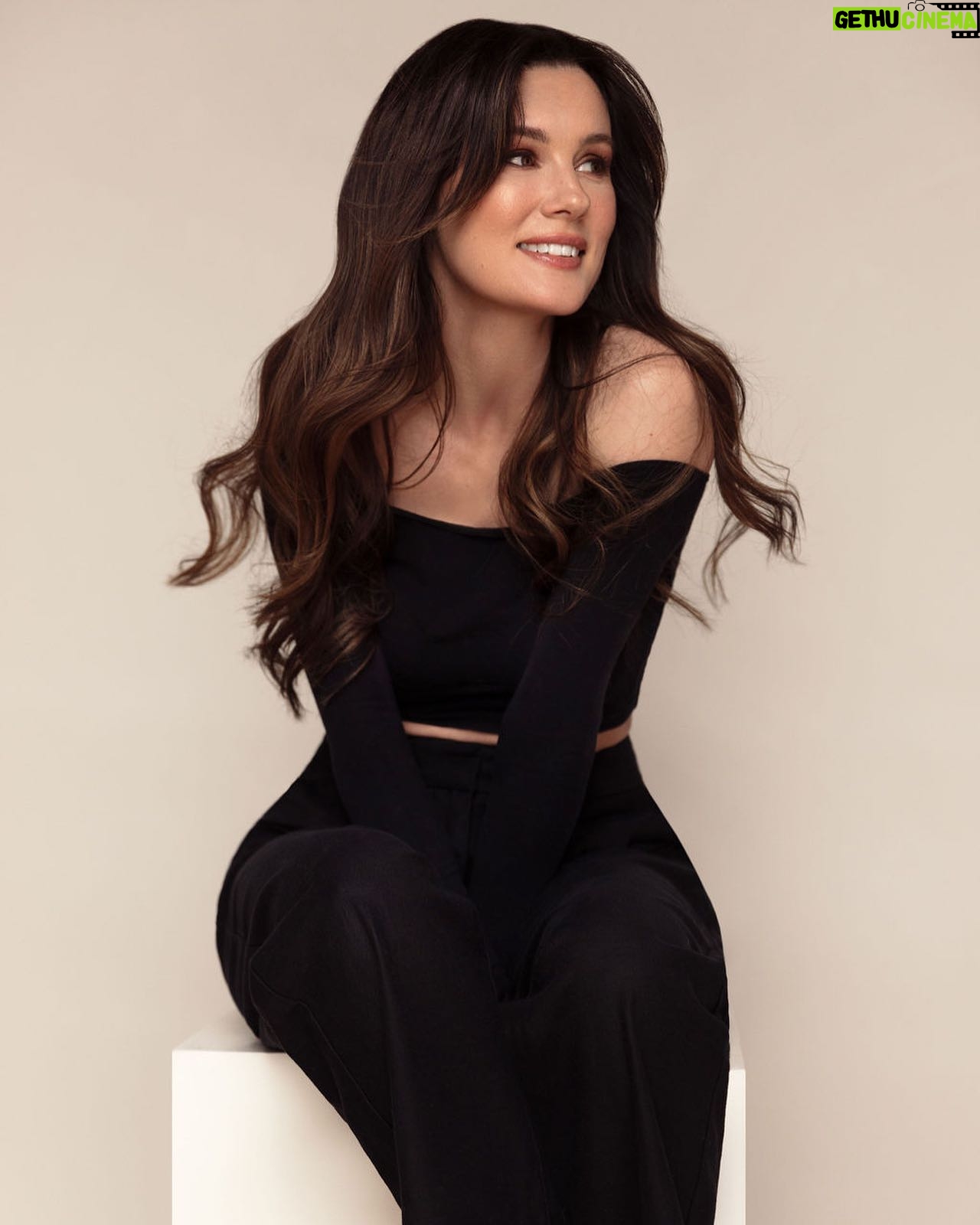 Chelsea Hobbs | Gethu Cinema