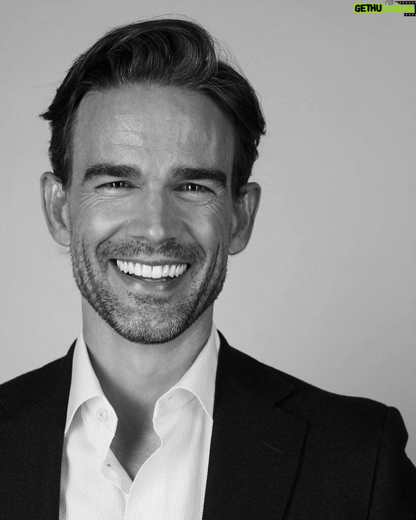 Actor Christopher Gorham HD Instagram Photos and Wallpapers May 2023 ...