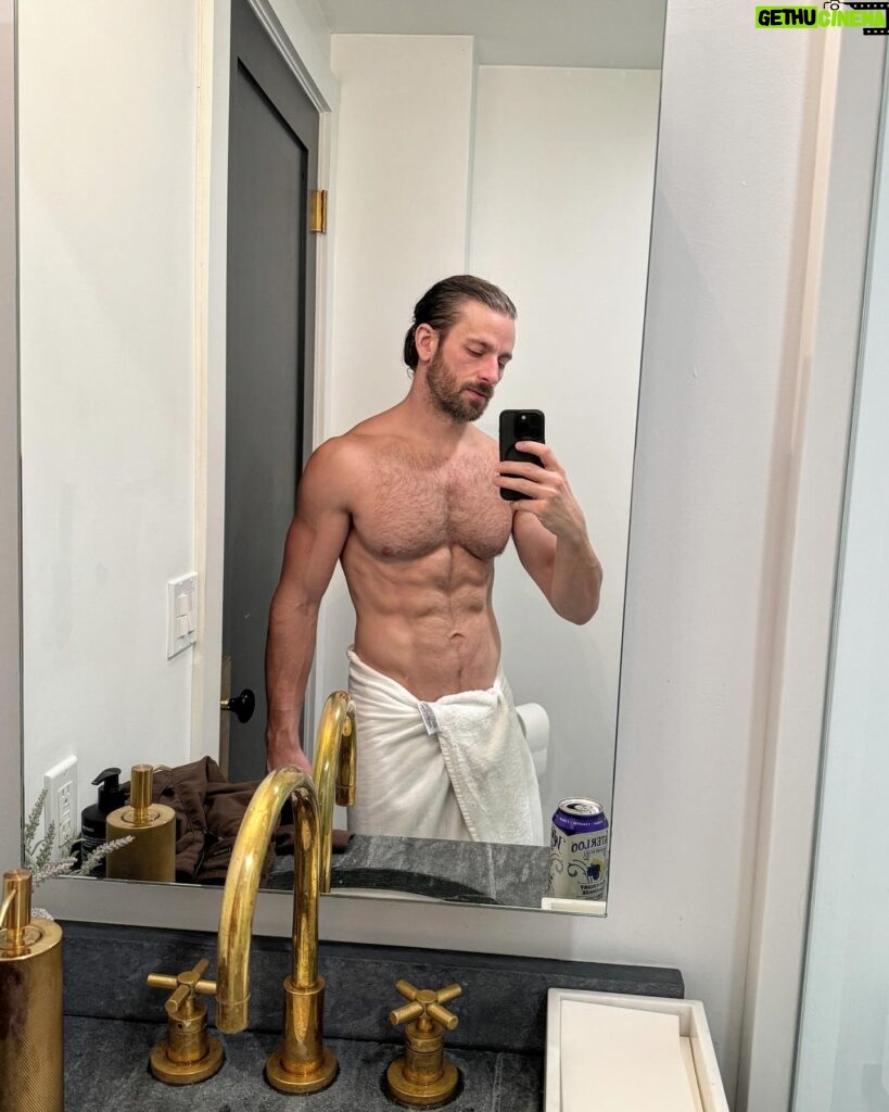 Actor Derek Yates HD Instagram Photos and Wallpapers July 2024 | Gethu ...