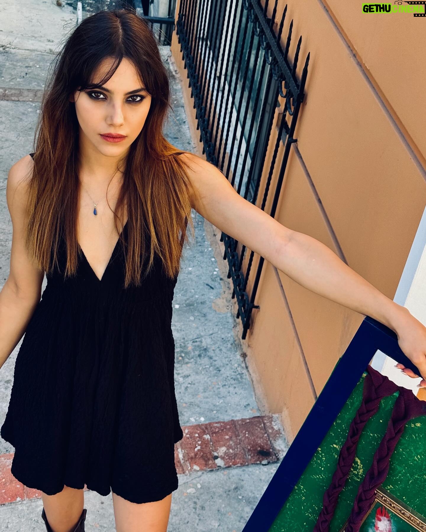 Actress Dilin Döğer HD Instagram Photos and Wallpapers June 2024 ...