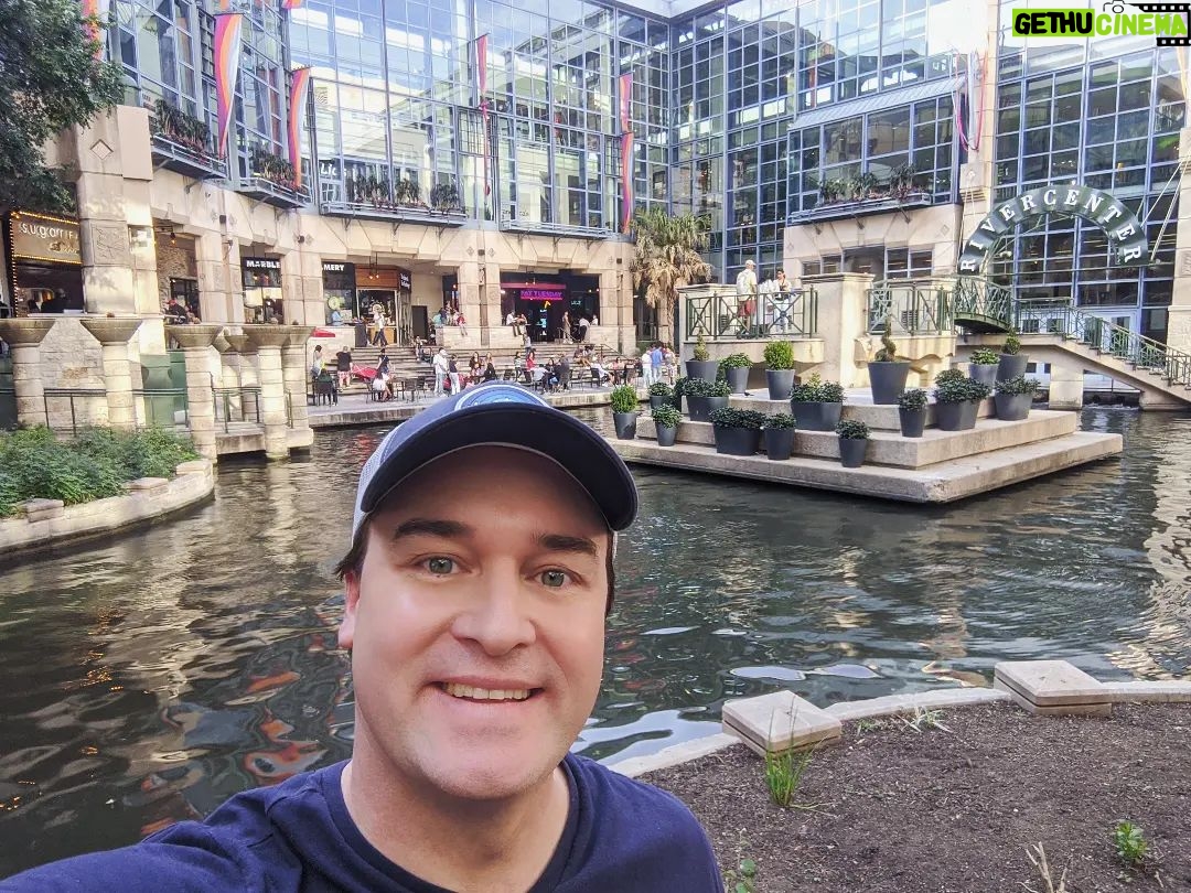 Dwayne Cameron Wiki, Biography, Age, Gallery, Spouse and more