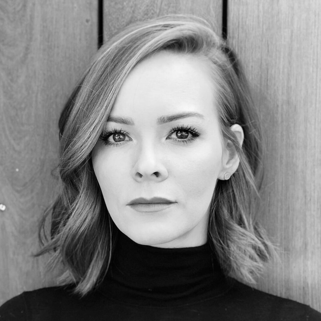 Actress Emily Wilson HD Instagram Photos and Wallpapers July 2020 ...