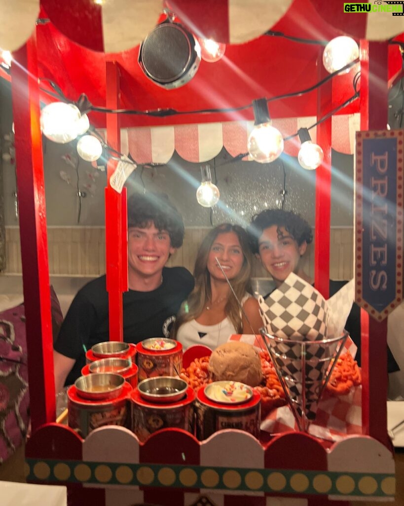 Actress Emma Berman HD Instagram Photos and Wallpapers September 2023 ...