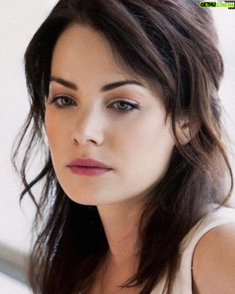 Actress Erica Durance HD Instagram Photos and Wallpapers May 2024 ...