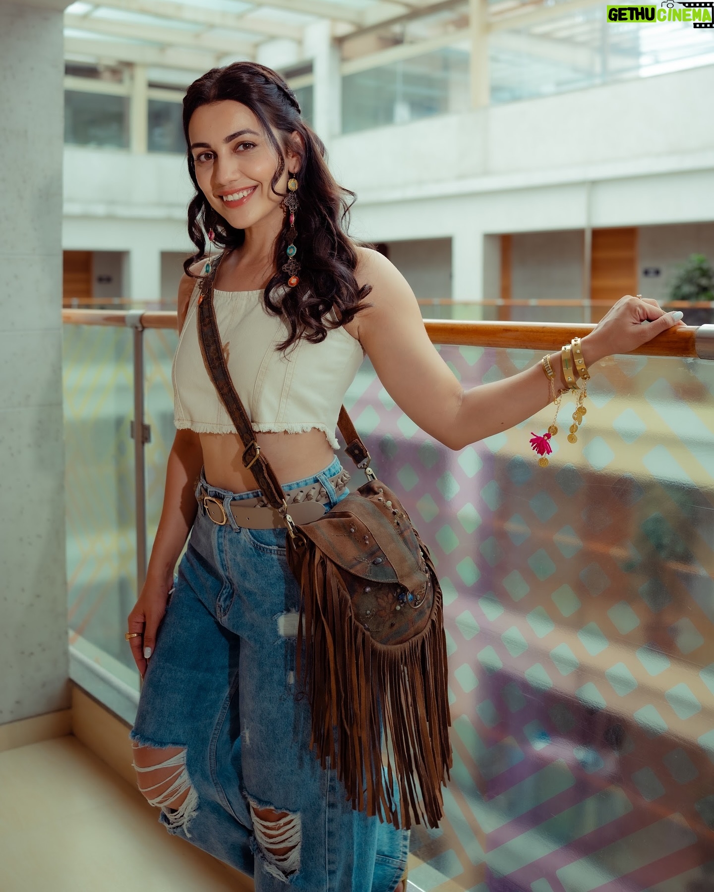 Actress Esha Kansara HD Instagram Photos and Wallpapers July 2024 ...
