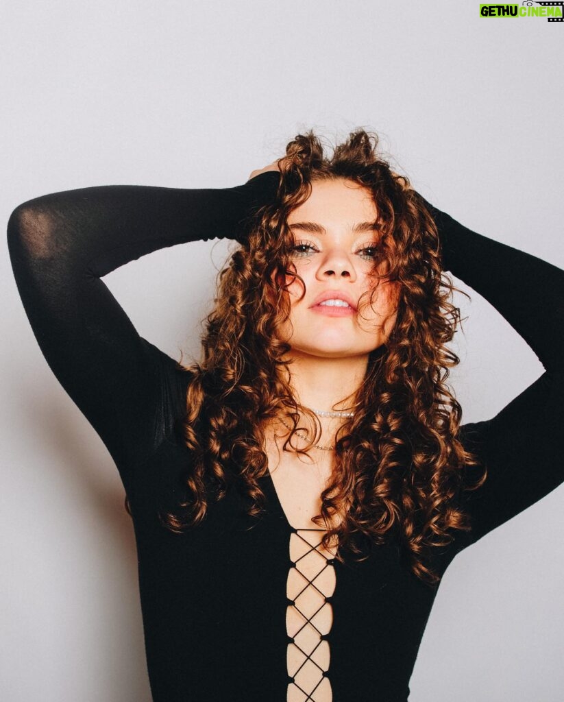 Actress Hannah Riley HD Instagram Photos and Wallpapers March 2023 ...