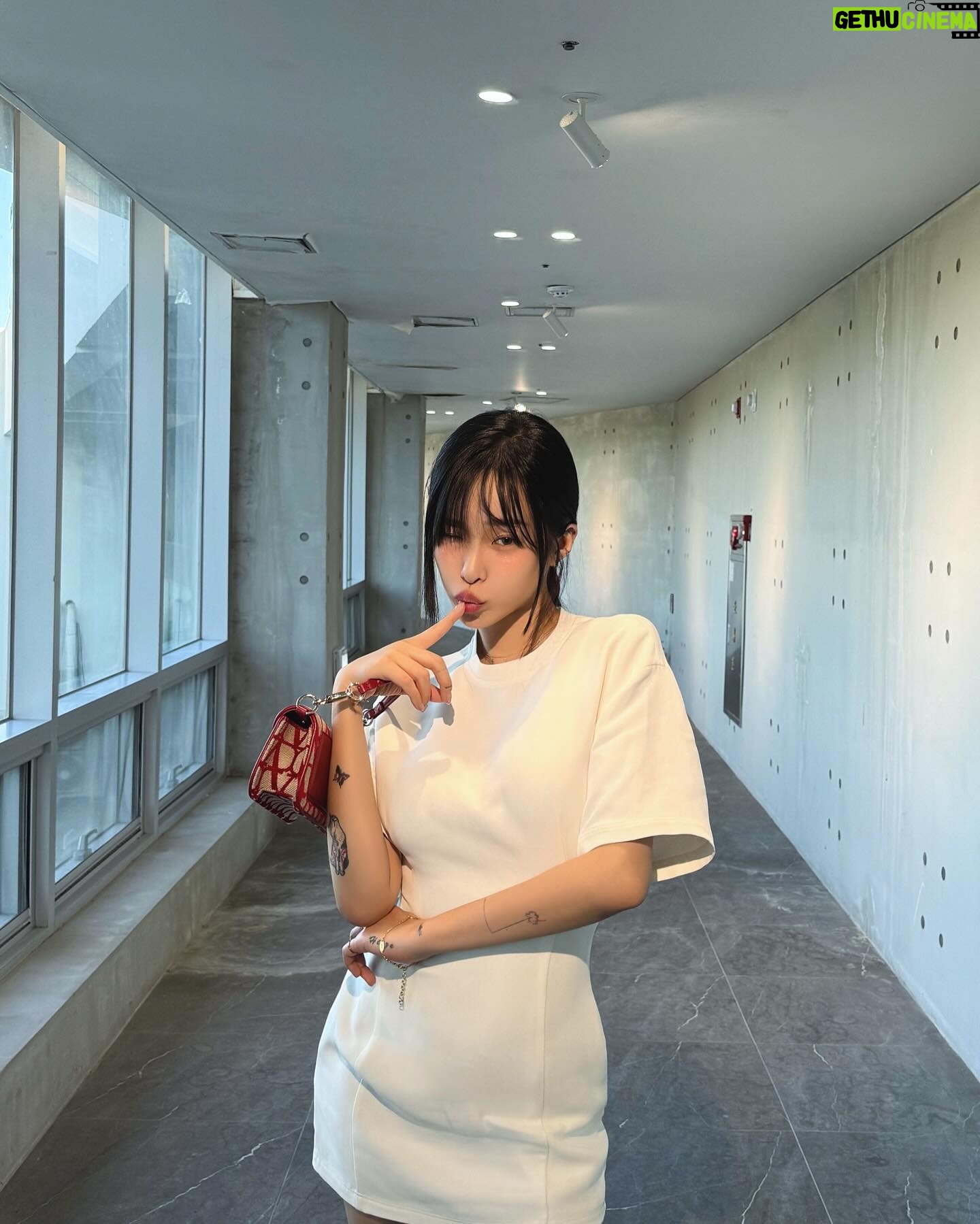 Actress Heize HD Instagram Photos and Wallpapers May 2024 | Gethu Cinema