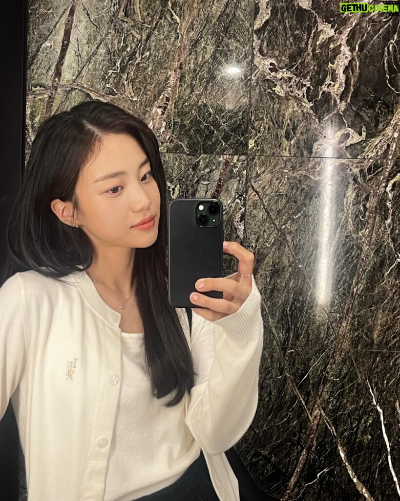 Actress Hong Hwa-yeon HD Instagram Photos and Wallpapers October 2023 | Gethu Cinema
