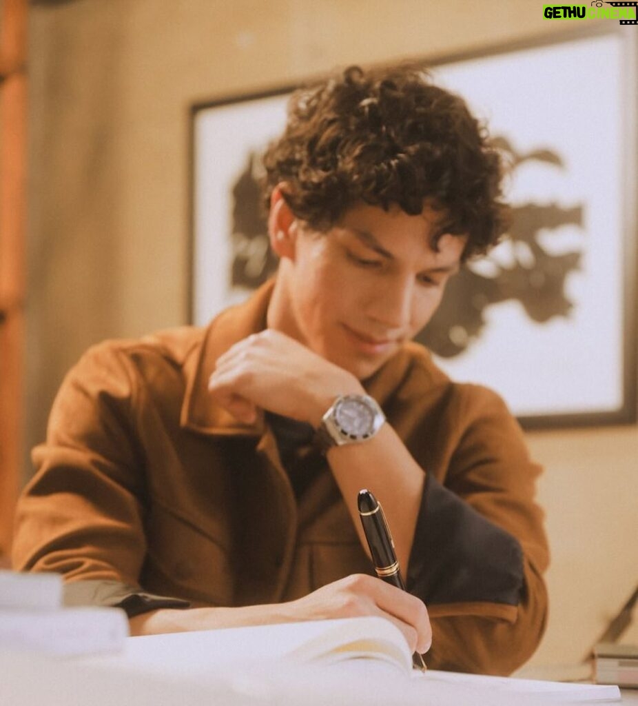 Actor Isaac Hernández HD Instagram Photos and Wallpapers July 2024 ...