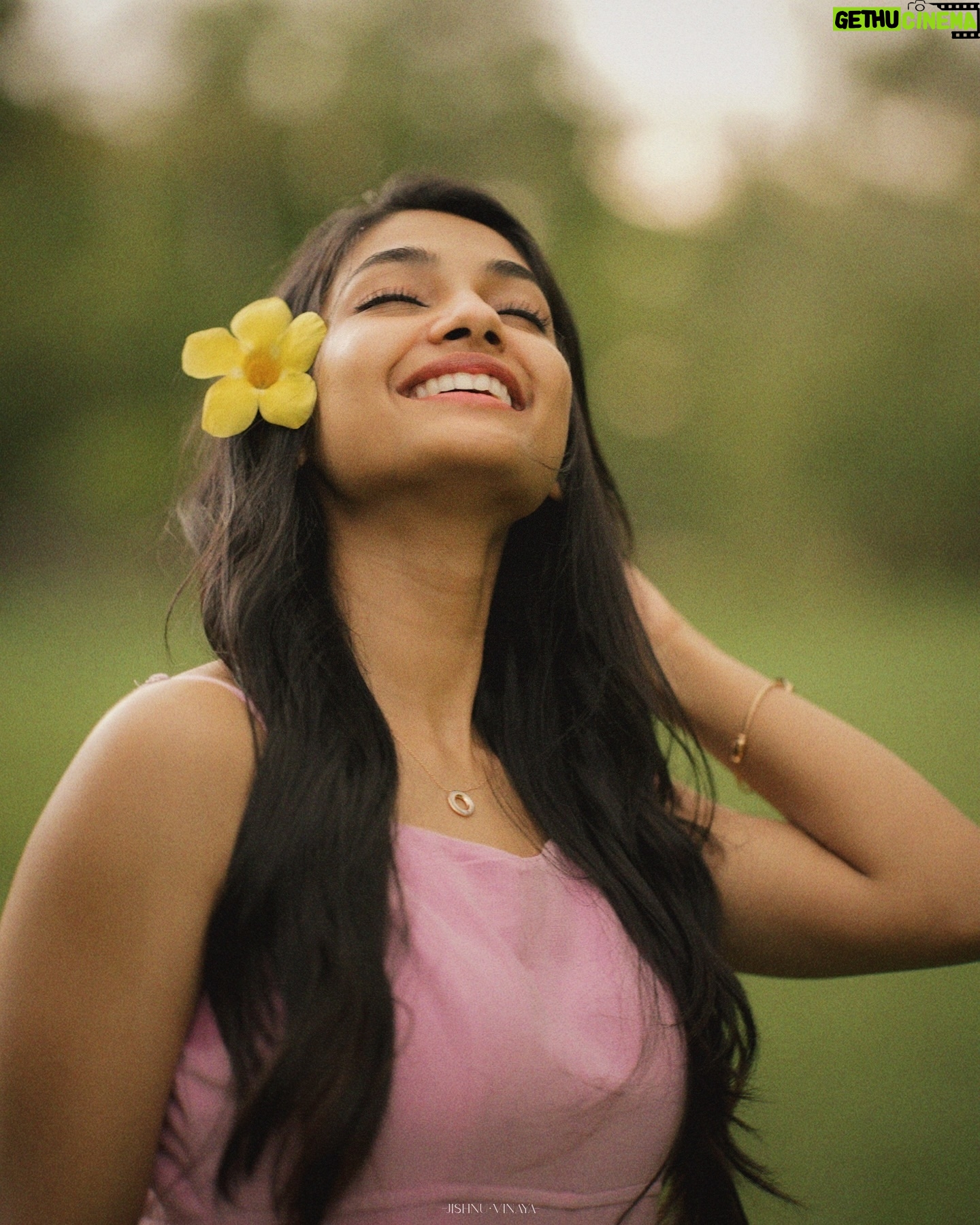 Actress Ivana HD Photos and Wallpapers November 2024 | Gethu Cinema