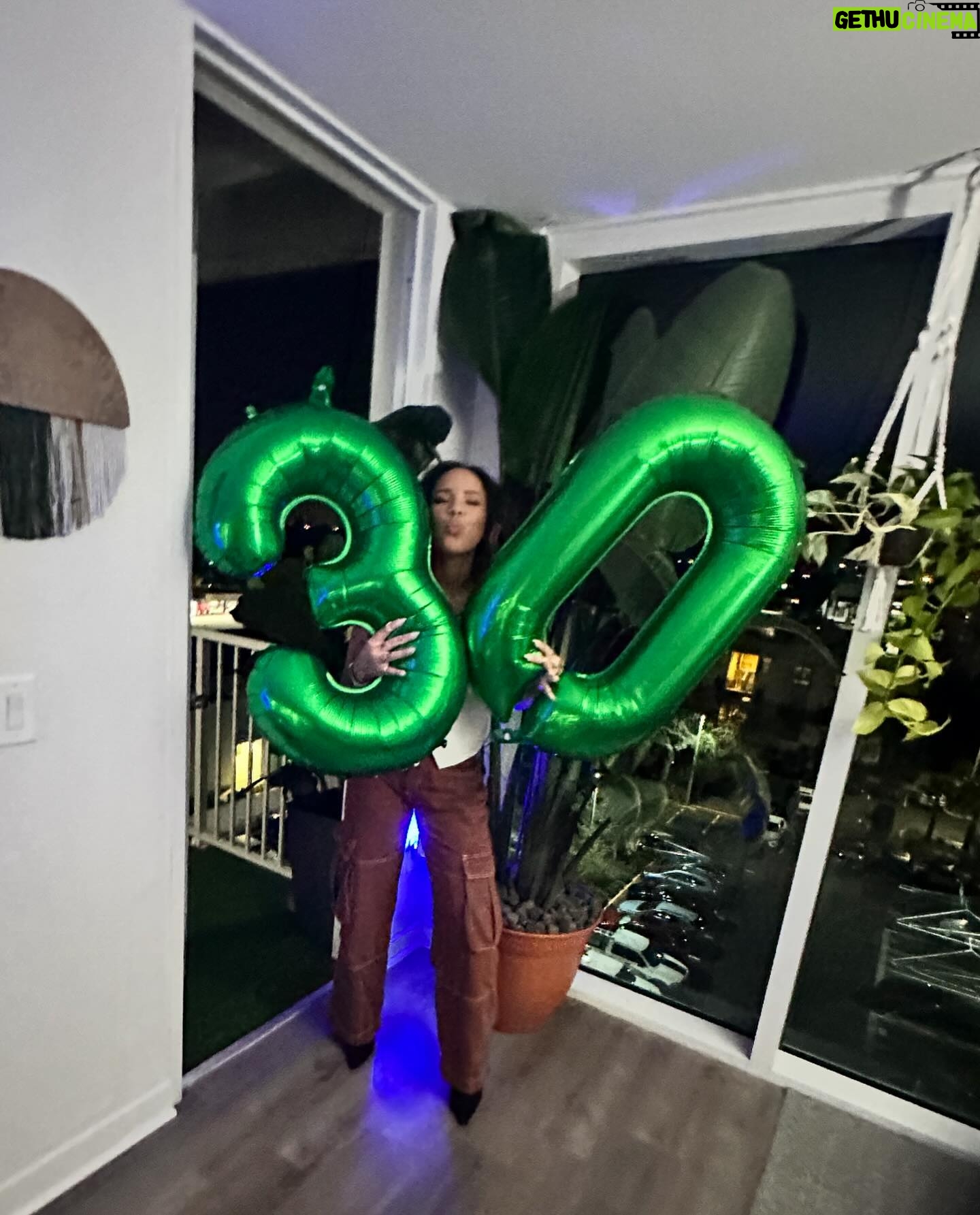 Actress Jordan Whitley HD Instagram Photos and Wallpapers April 2024 ...