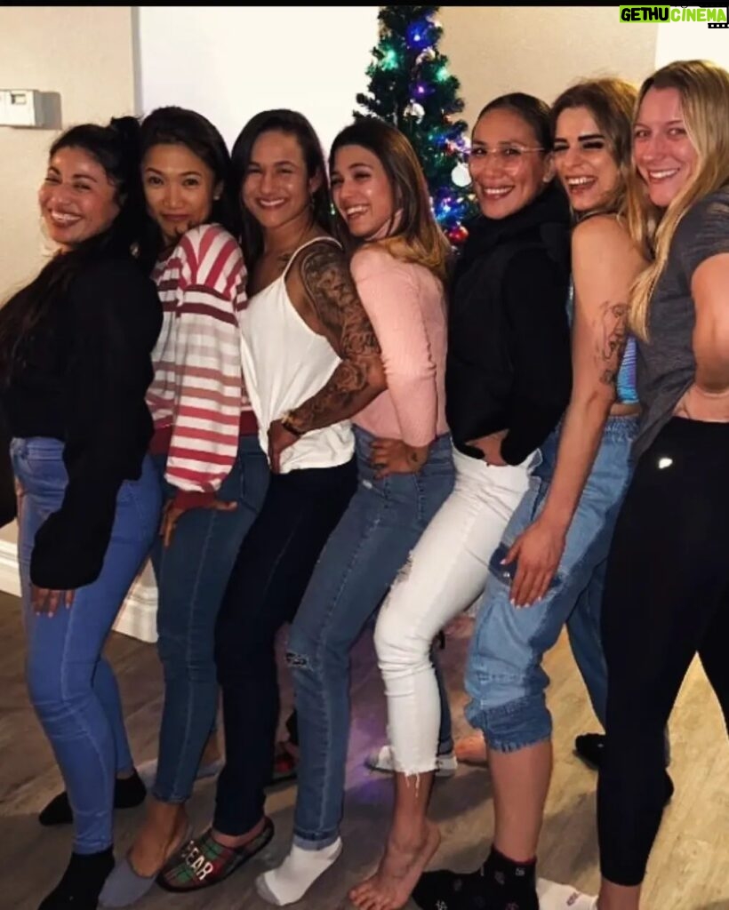 Actress Kate Bacik HD Instagram Photos and Wallpapers December 2023 ...