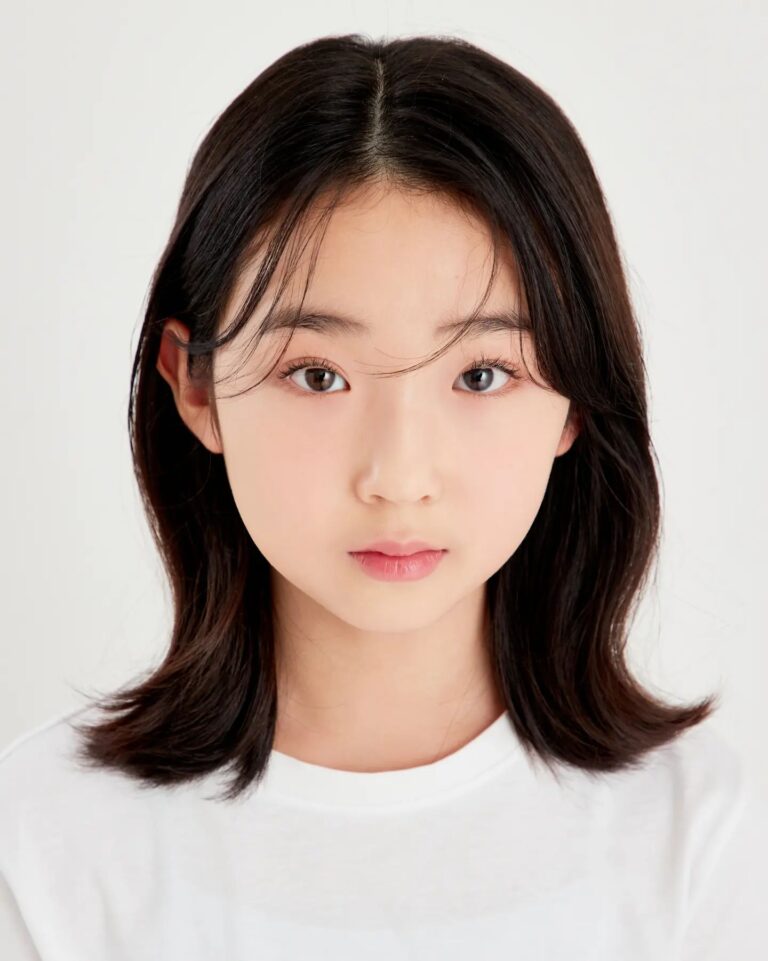 Top 10 Memorable Instagram Photos of Kim Hyo-gyeong