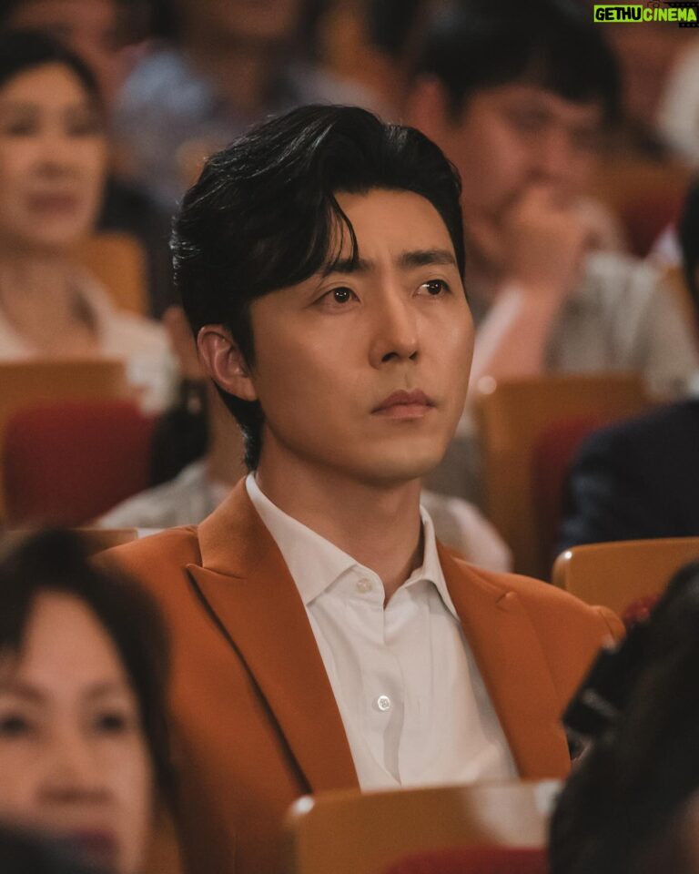 Lee Moo-saeng's Instagram Gold: The 10 Most-Liked Posts