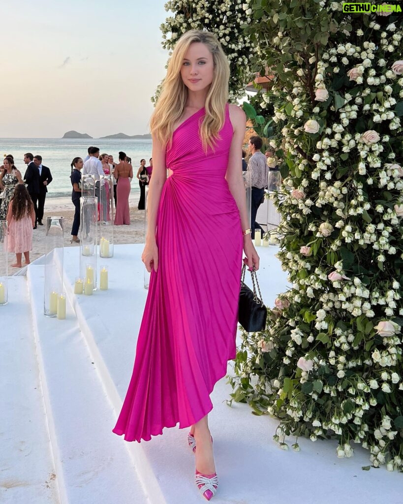 Actress Linda Lind HD Instagram Photos and Wallpapers May 2024 | Gethu ...
