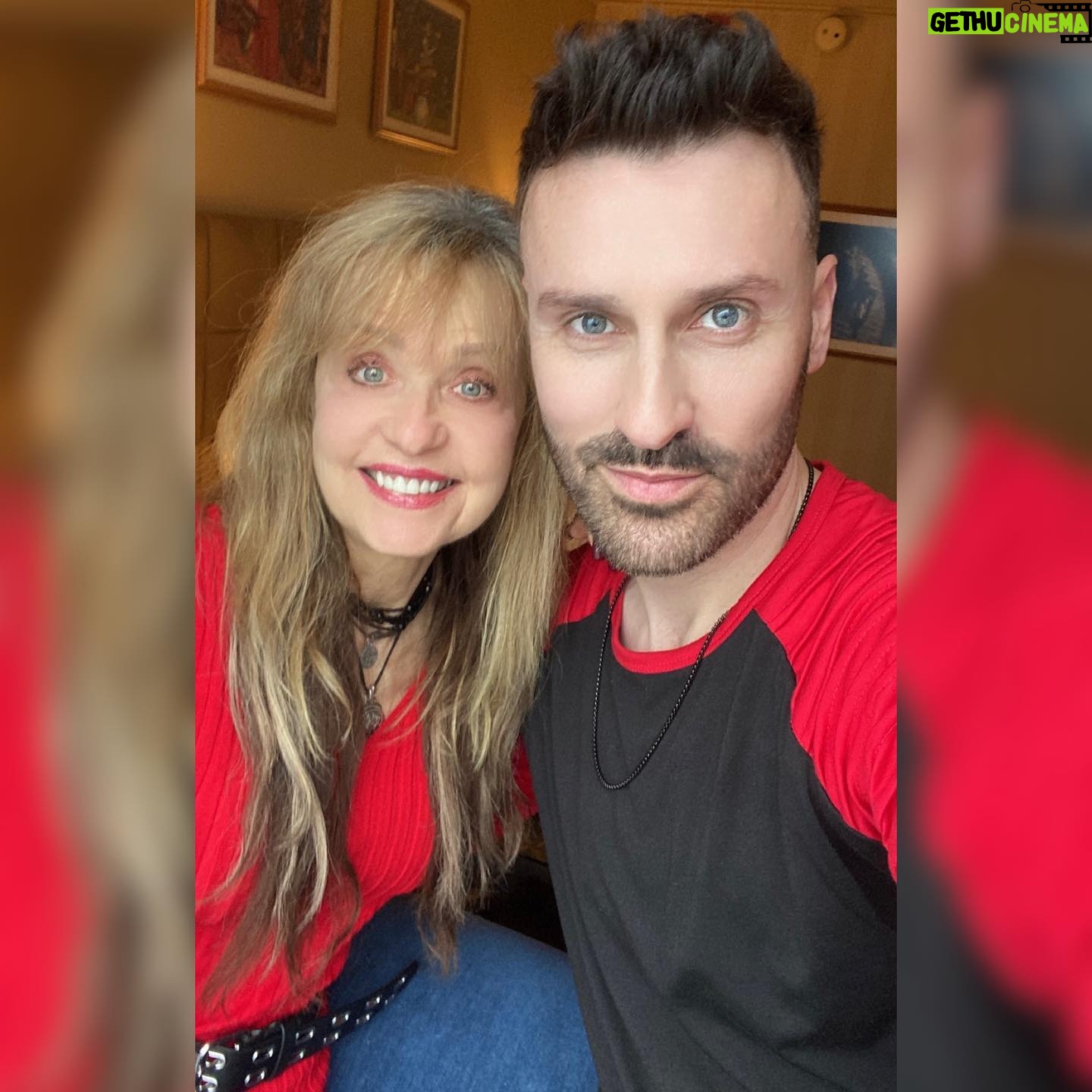 Linnea Quigley | Gethu Cinema