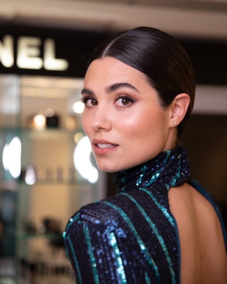 The Most Liked Instagram Photos of Loreto Mauleón: A Top 10 Showcase!