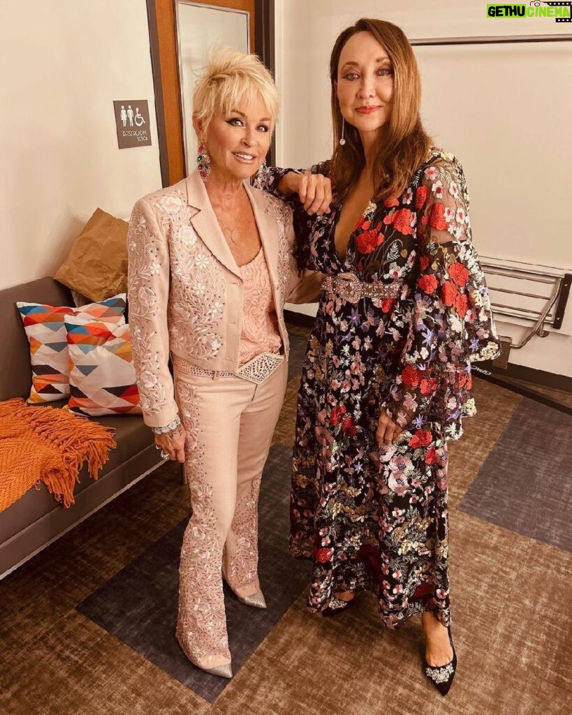Actress Lorrie Morgan HD Instagram Photos and Wallpapers December 2023 ...