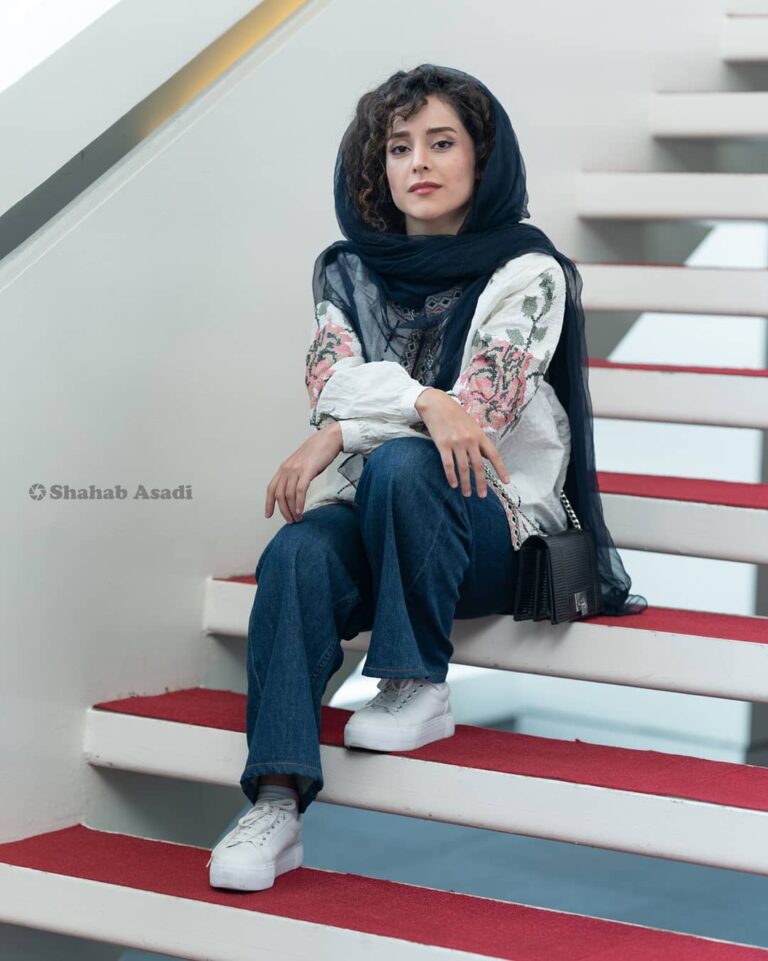 The Most Popular Instagram Photos of Mahdokht Molaei: Top 10