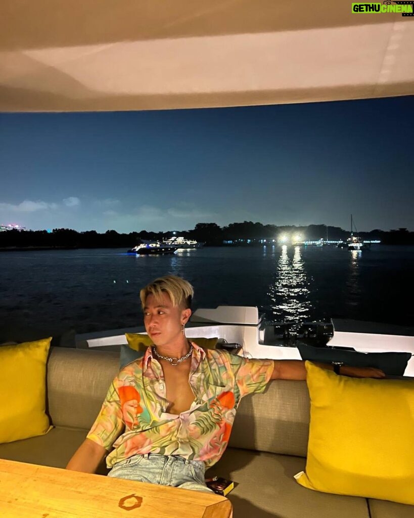 Actor Maxi Lim Jun Liang HD Instagram Photos and Wallpapers June 2023 ...