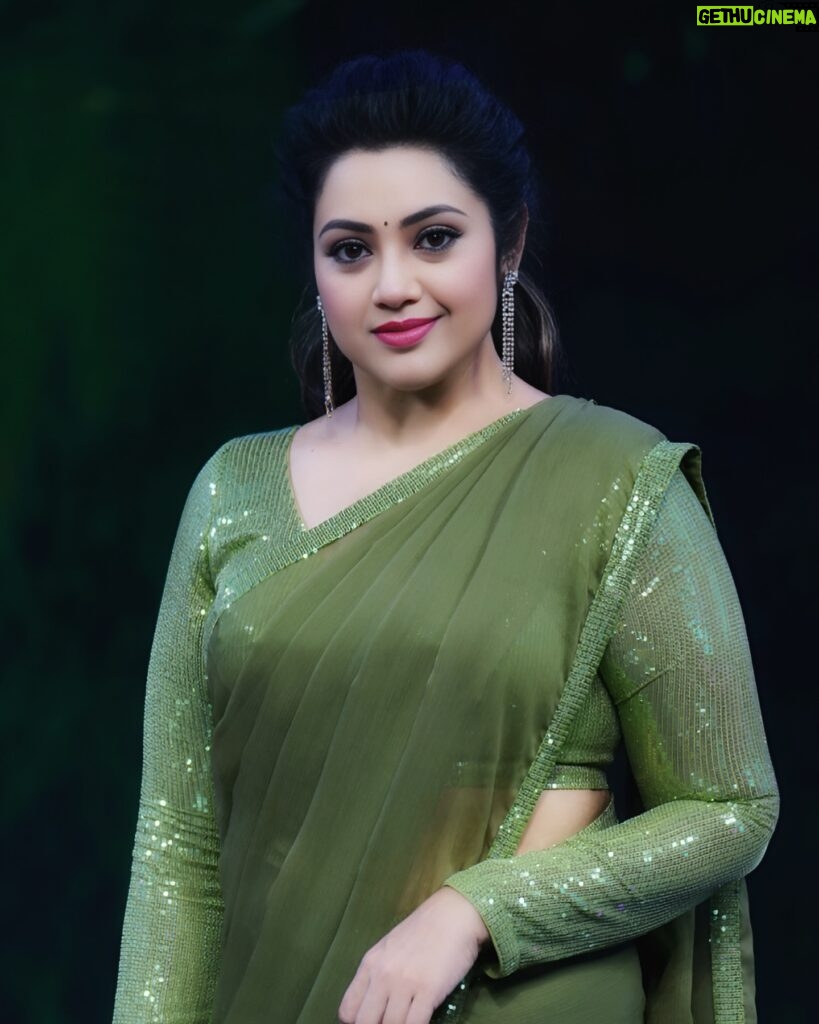 Actress Meena HD Instagram Photos and Wallpapers June 2024 | Gethu Cinema