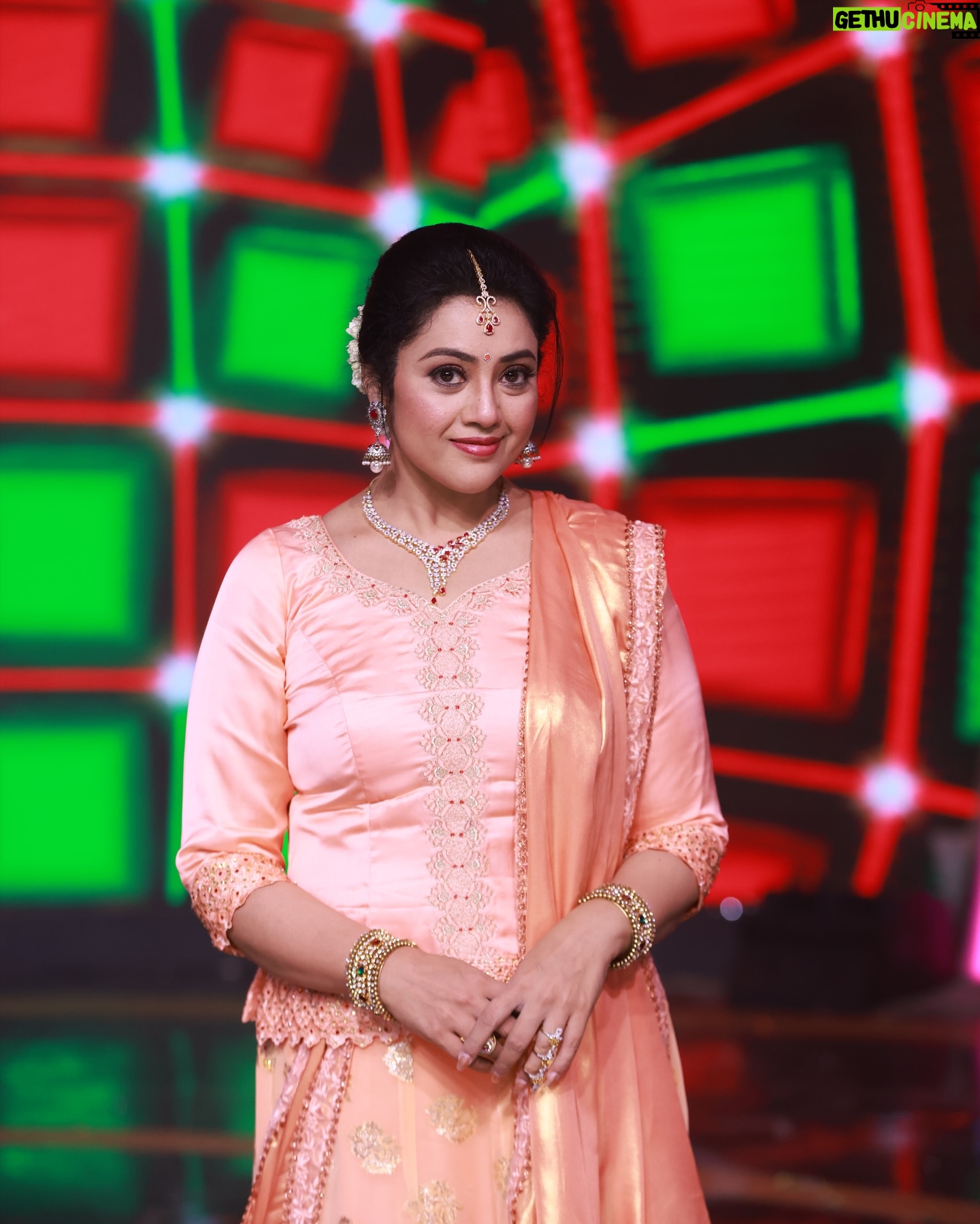 Actress Meena HD Instagram Photos and Wallpapers June 2024 | Gethu Cinema